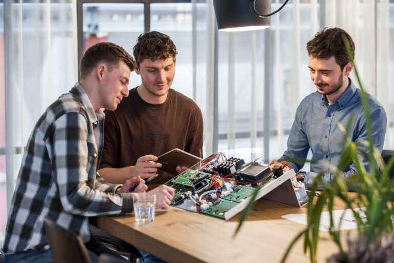 Over Intercel - Intercel