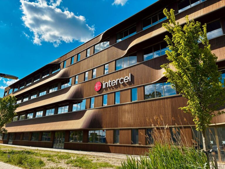 Over Intercel - Intercel