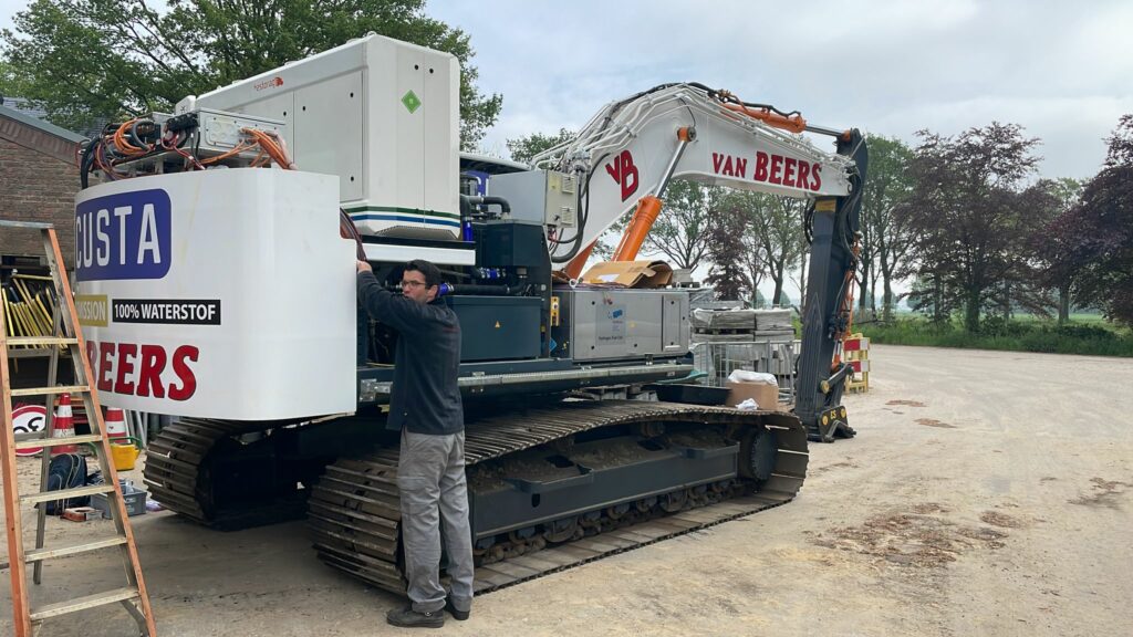 Aangepaste batterijen voor Waterstof Graafmachine Custa - Driving ...